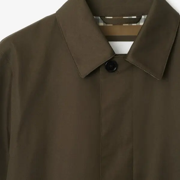 Burberry Long Sleeved Buttoned Coat
