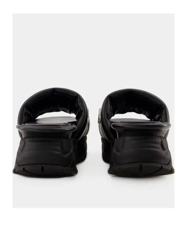 Toga Round Head Flat-soled Sandals