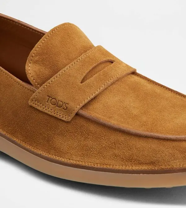 TOD'S Slip-on Loafers With Embossed Logo - Brown