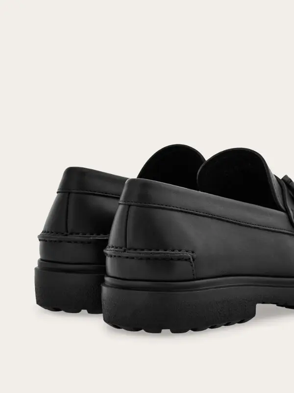 FERRAGAMO Loafer With Gancini Buckle - Black