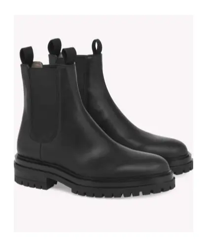 GIANVITO ROSSI Chester Round Toe Chelsea Boots