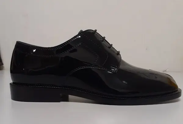 MAISON MARGIELA Tabi Lace-up Shoes - Black