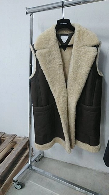 Bottega Veneta Shearling Trim Leather Vest - Nude