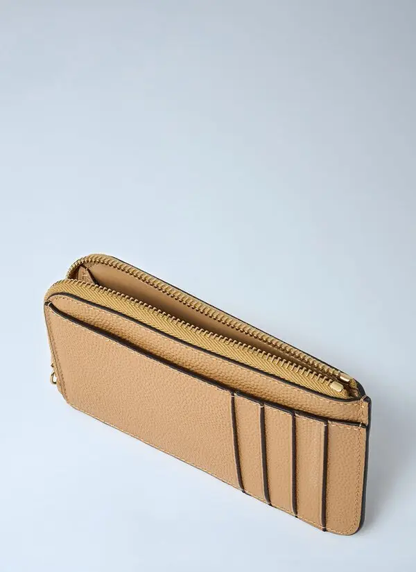 Chloé Logo Plaque Zipped Wallet