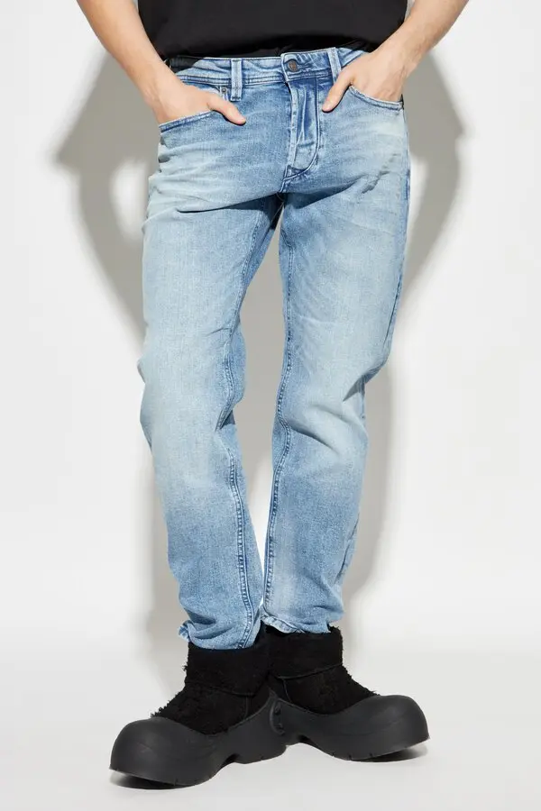 DIESEL® Larkee-beex Carrot Fit Jeans