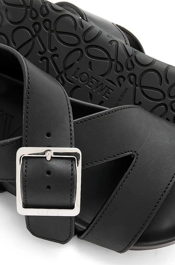 Loewe Ease Buckle Sandal In Vegetal Calfskin - Black