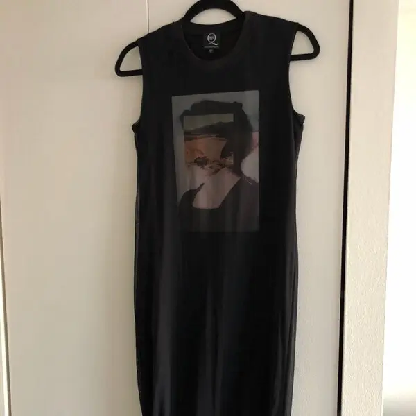 Alexander McQueen Portrait Print Sleeveless Midi Dress