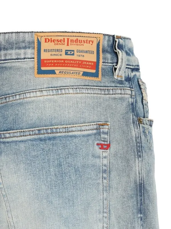 DIESEL® 1988 D-ark L32 Jeans