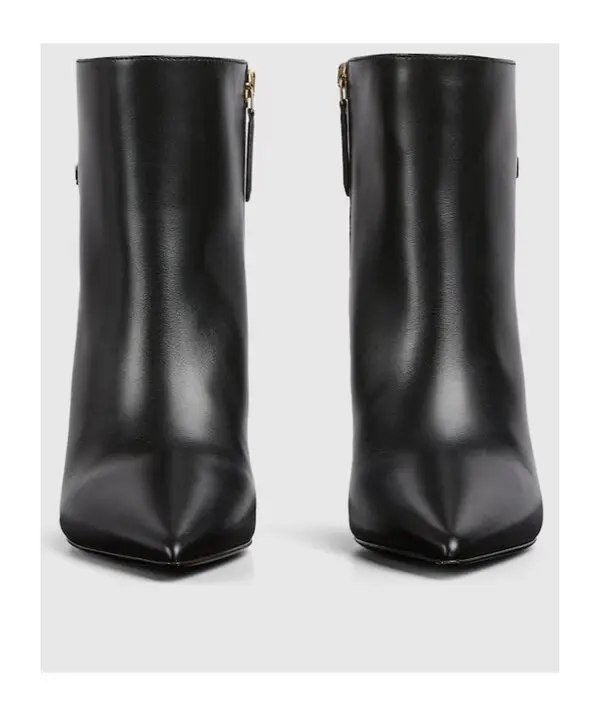 Gucci Logo Plaque Pointed Toe Ankle Boots