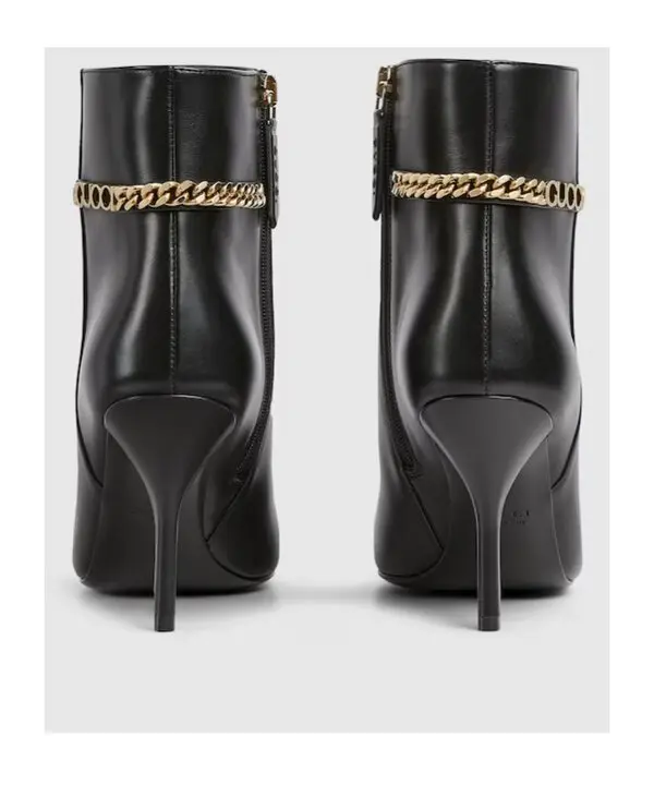Gucci Logo Plaque Pointed Toe Ankle Boots