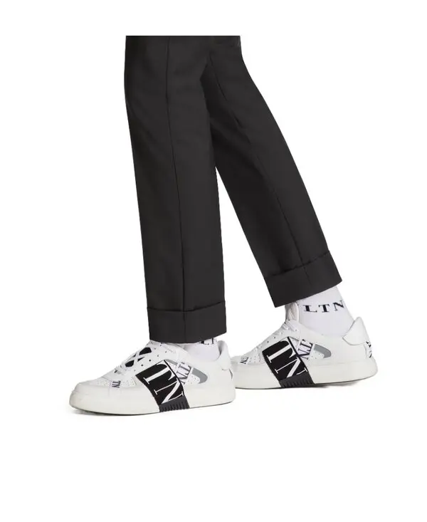 Valentino Garavani Vltn Round Toe Lace-up Sneakers