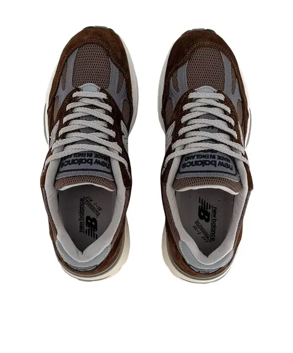 NEW BALANCE 991v2 Sneakers - Brown