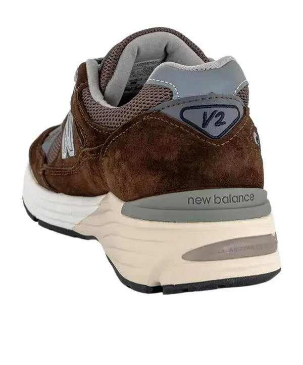 NEW BALANCE 991v2 Sneakers - Brown