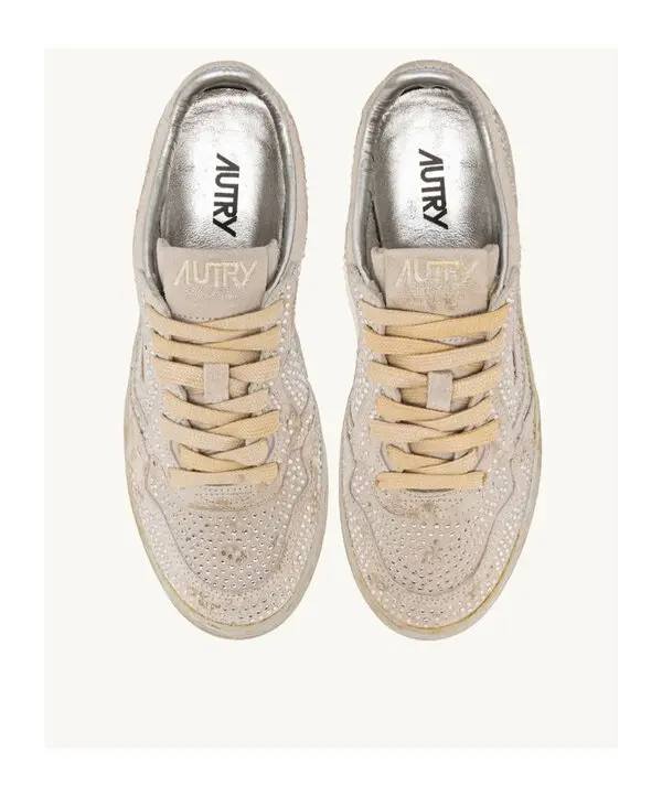 AUTRY Rose Medalist Low Sneakers With Embellishments - Nude