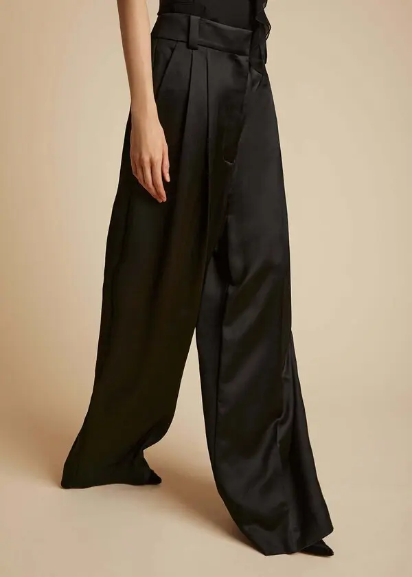 Khaite Belted Wide-leg Pleated Pants - Black
