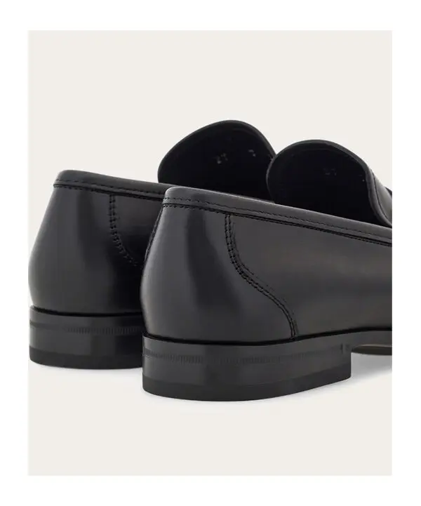 FERRAGAMO Gancini Plaque Slip-on Loafers - Black