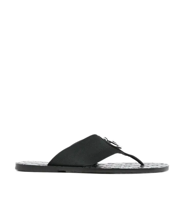 Gucci Embossed Gg Leather Thong Sandals - Black