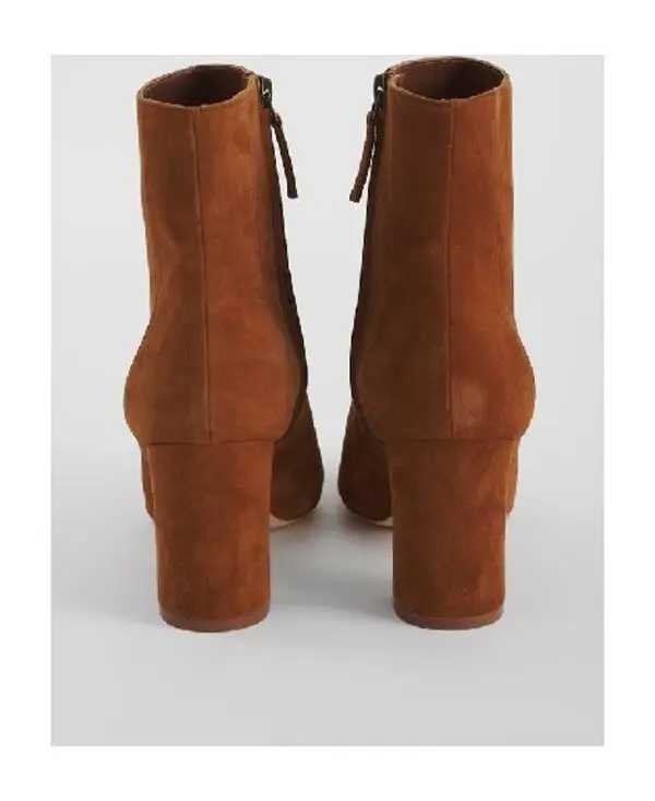 Manolo Blahnik Pointed Toe Zip Up Ankle Boots