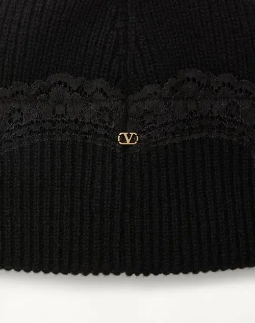 Valentino Garavani Vlogo Signature Lace Beanie - Black