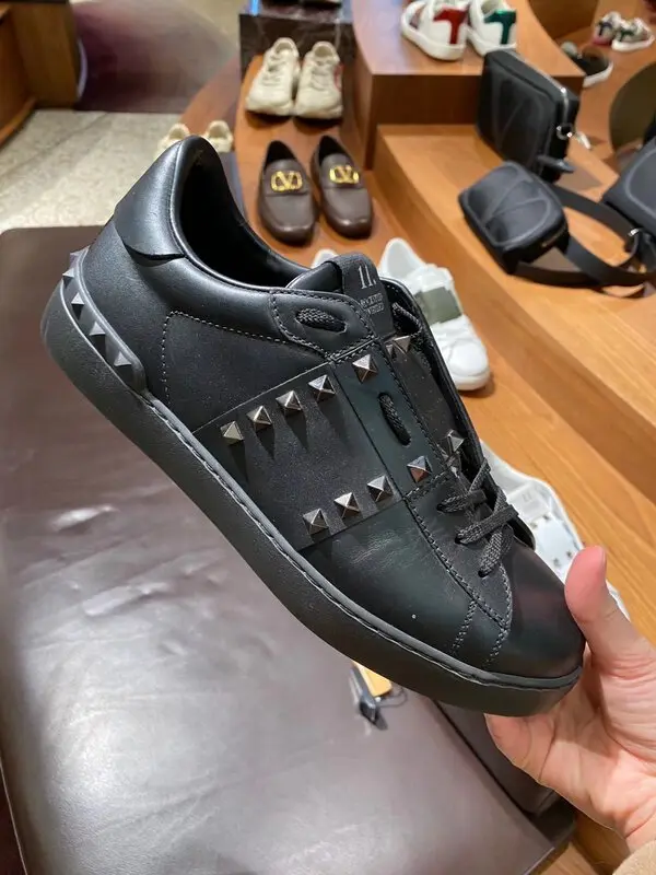 Valentino Garavani Rockstud Untitled Low-top Sneakers - Black