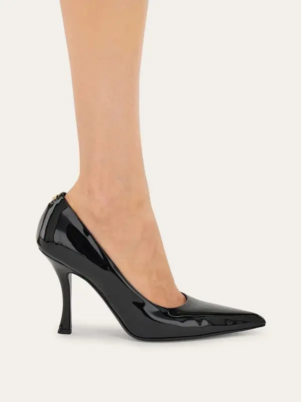 FERRAGAMO Pointed Toe Pumps - Black