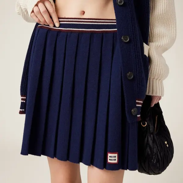 Miu Miu Pleated Mini Skirt With Logo Patch - Navy