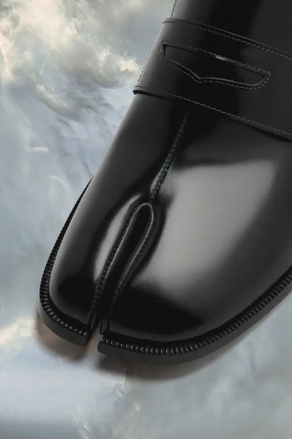 MAISON MARGIELA Tabi Toe Loafers
