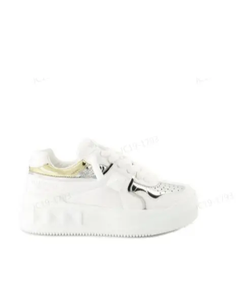 Valentino Garavani One Stud Xl Lace-up Sneakers - White