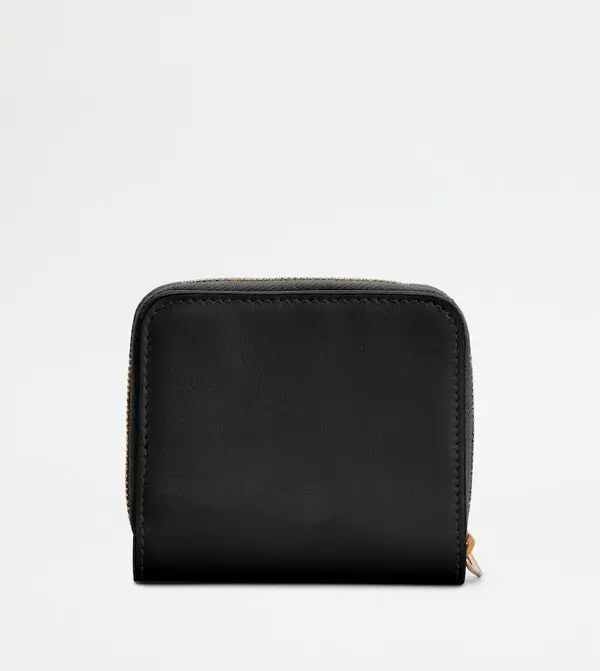 TOD'S Logo Embossed Bifold Wallet