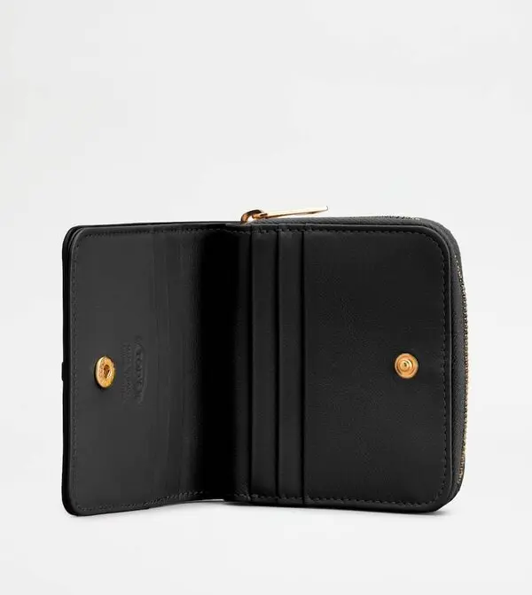 TOD'S Logo Embossed Bifold Wallet