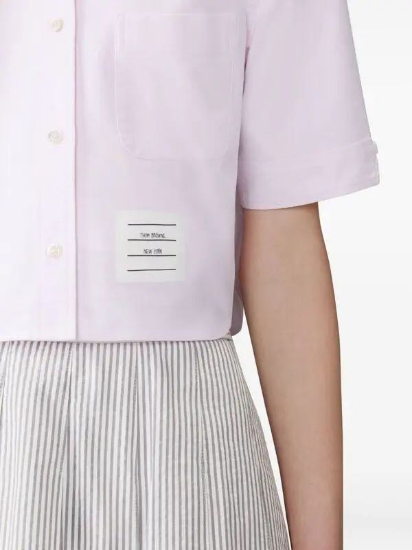Thom Browne Cropped Short Sleeve Shirt With Logo Patch - Pink