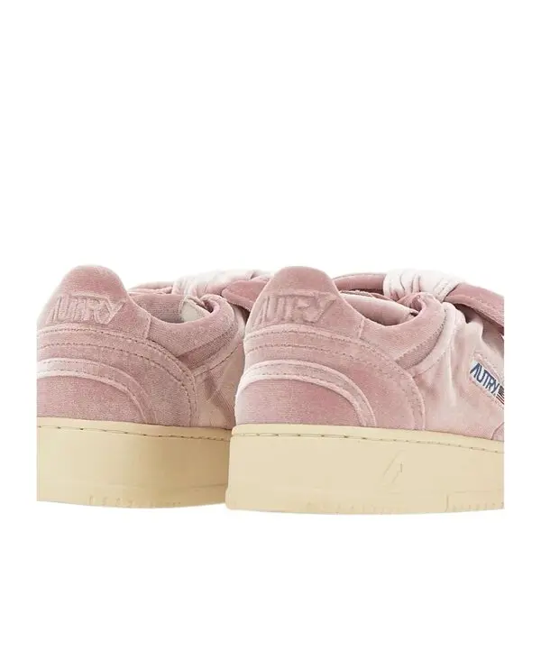 AUTRY Bloom Velvet Low Top Sneakers With Bow Detailing - Pink
