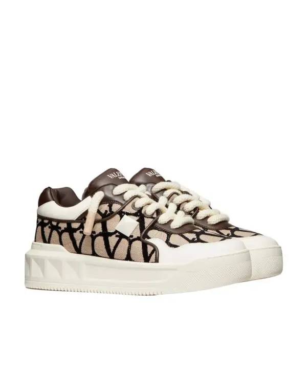 Valentino Garavani One Stud Xl Lace-up Sneakers - Beige/black