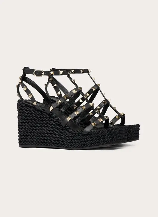 Valentino Garavani Rockstud Wedge Sandals - Black