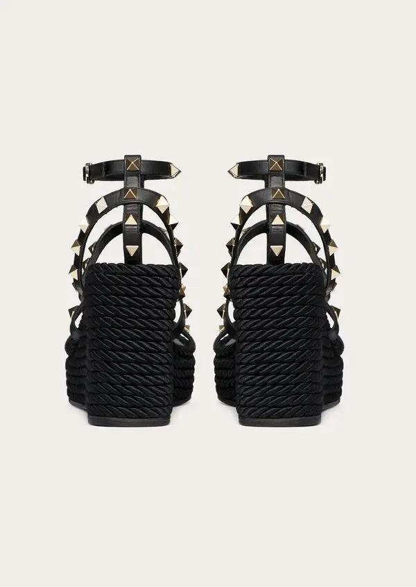 Valentino Garavani Rockstud Wedge Sandals - Black