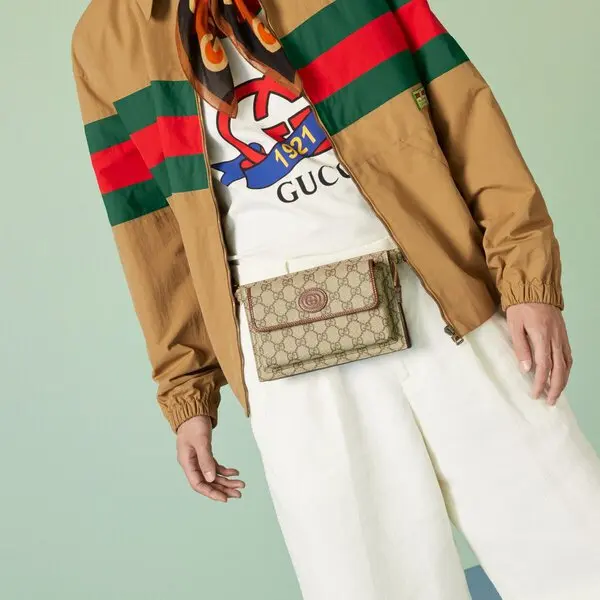 Gucci Gg Supreme Messenger Bag With Logo Patch