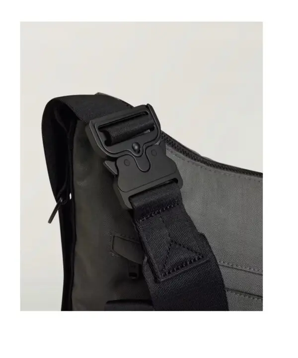Y3 Buckle-fastening Messenger Bag