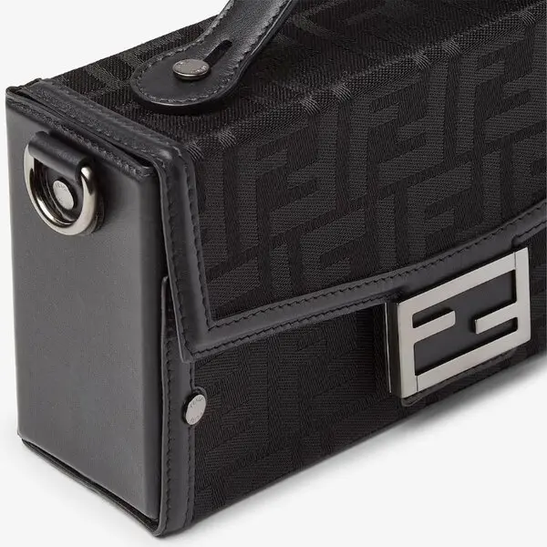 Fendi Soft Trunk Shoulder Bag With Ff Clasp - Black