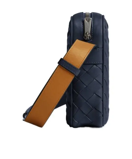 Bottega Veneta Intrecciato Zipped Phone Pouch - Black