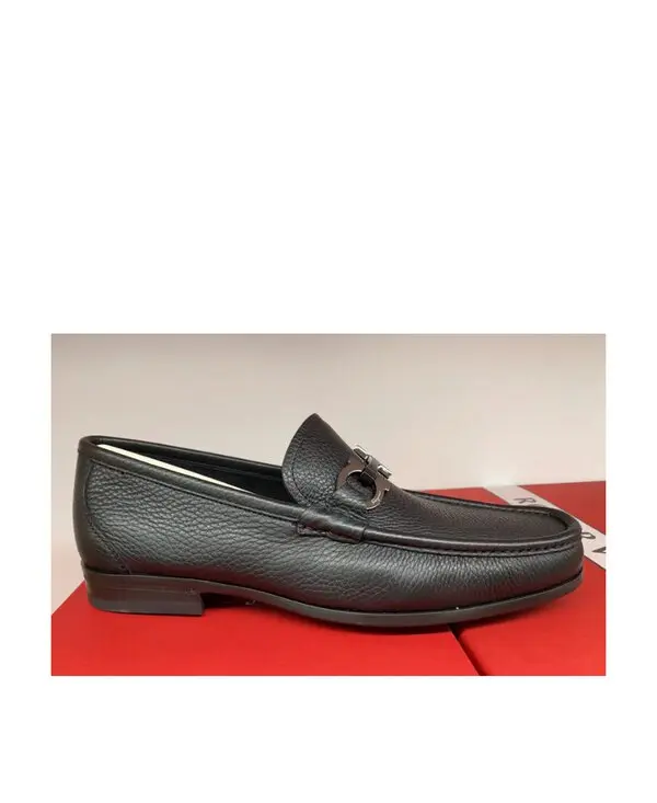 FERRAGAMO Gancini Plaque Moccasin Loafers - Black