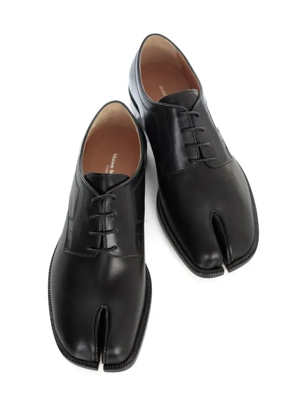 MAISON MARGIELA Tabi Lace-up Shoes