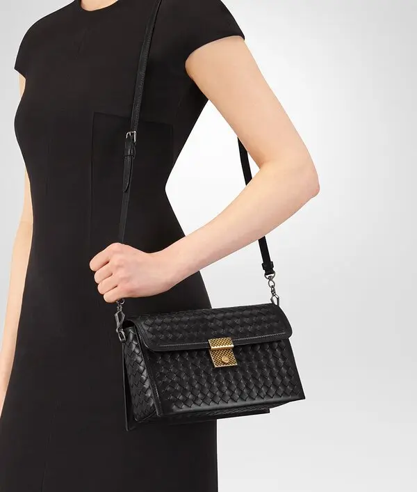 Bottega Veneta Woven Shoulder Bag With Clasp