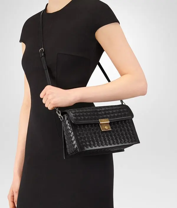 Bottega Veneta Woven Shoulder Bag With Clasp