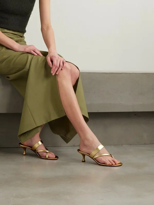 Manolo Blahnik Round Toe High-heeled Sandals - Nude