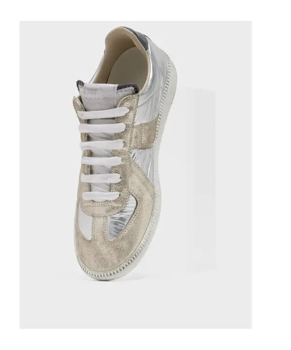 MAISON MARGIELA Low-top Sneakers With Embossed Plaque - Silver