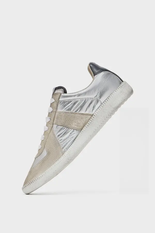 MAISON MARGIELA Low-top Sneakers With Embossed Plaque - Silver