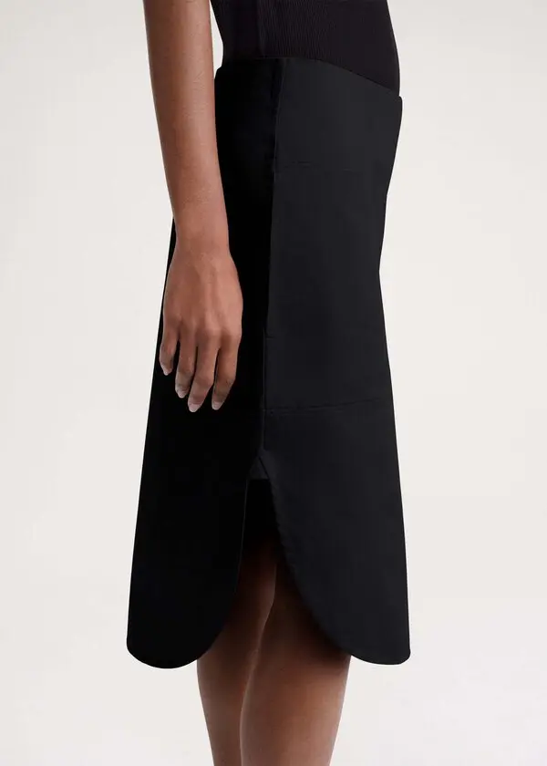 TOTEME Curved Hem Knee Length Skirt