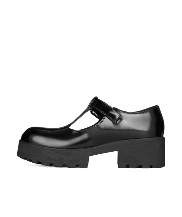 Givenchy Voyou Buckled Pumps