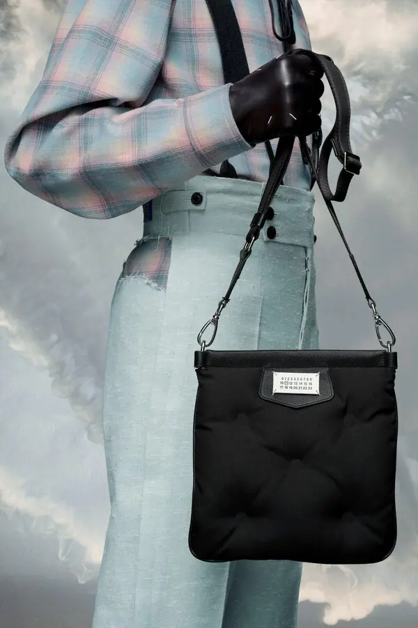 MAISON MARGIELA Glam Slam Sport Flat Pocket Shoulder Bag - Black