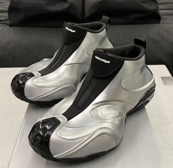 Balenciaga Loop Sports Icon Logo Debossed Basketball Sneakers - Silver/black